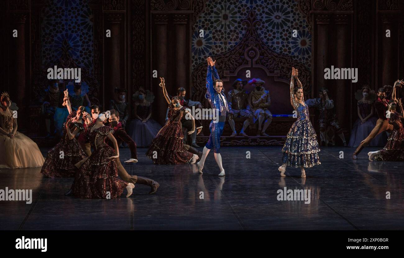 Deutsche oper berlin dance hi-res stock photography and images - Alamy