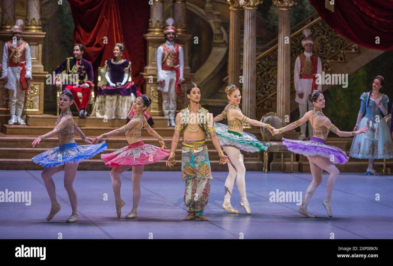 Sleeping Beauty (Berlin State Ballet Stock Photo - Alamy
