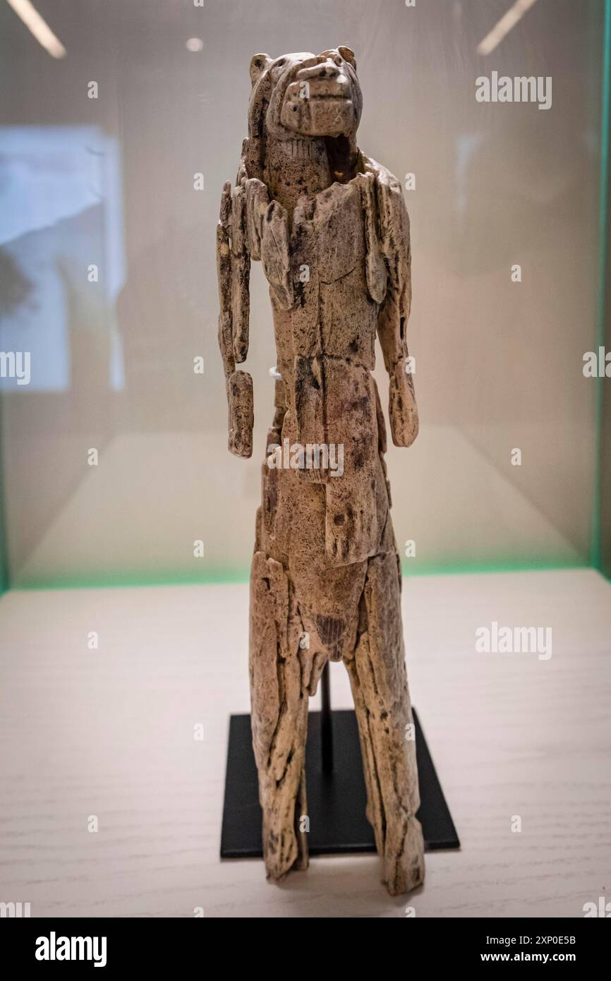 Ivory elephant statue hi-res stock photography and images - Alamy