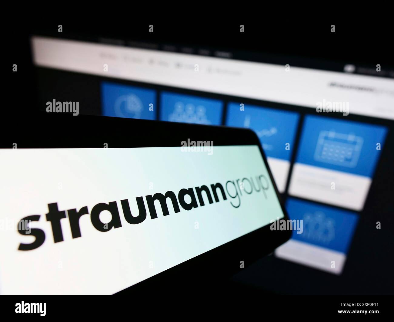 Straumann logo hi-res stock photography and images - Alamy