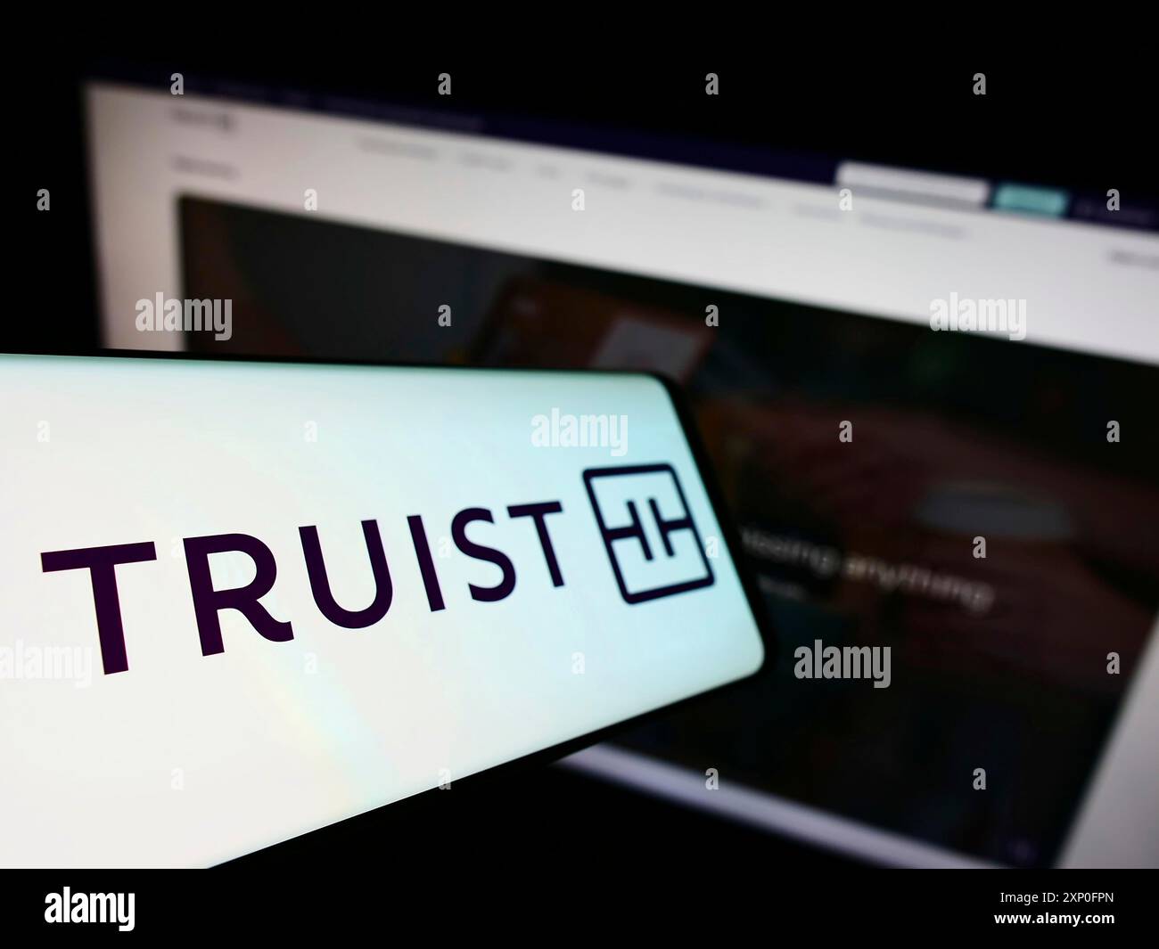 Truist logo hi-res stock photography and images - Alamy