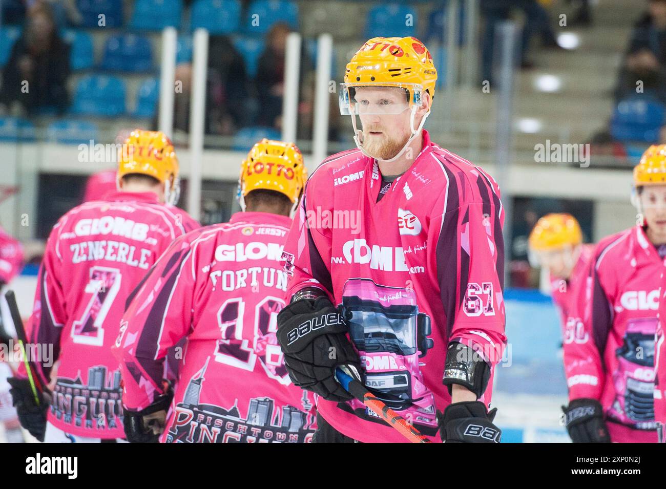 Ice hockey player germany hi-res stock photography and images - Alamy