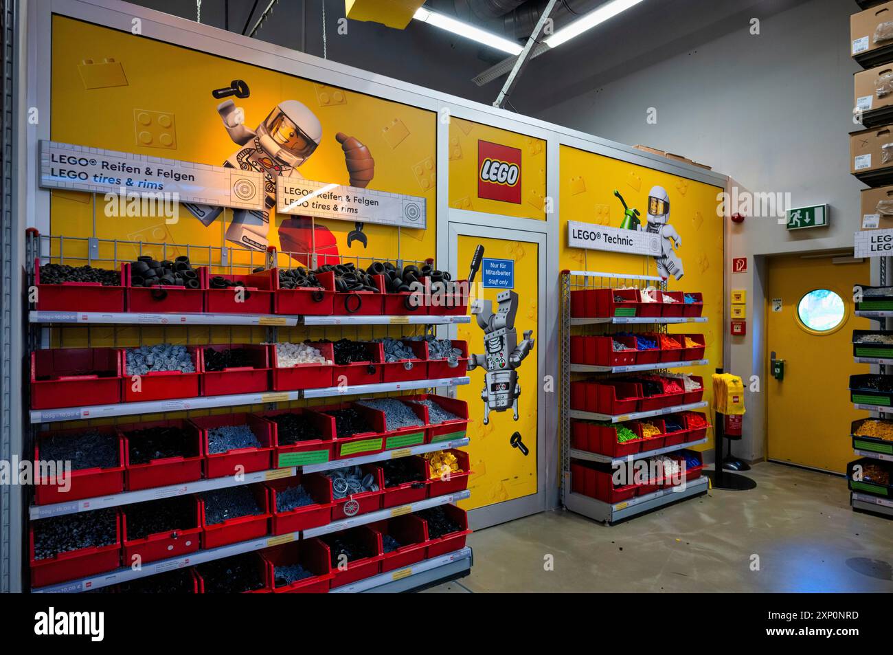 Legoland logo hi-res stock photography and images - Alamy