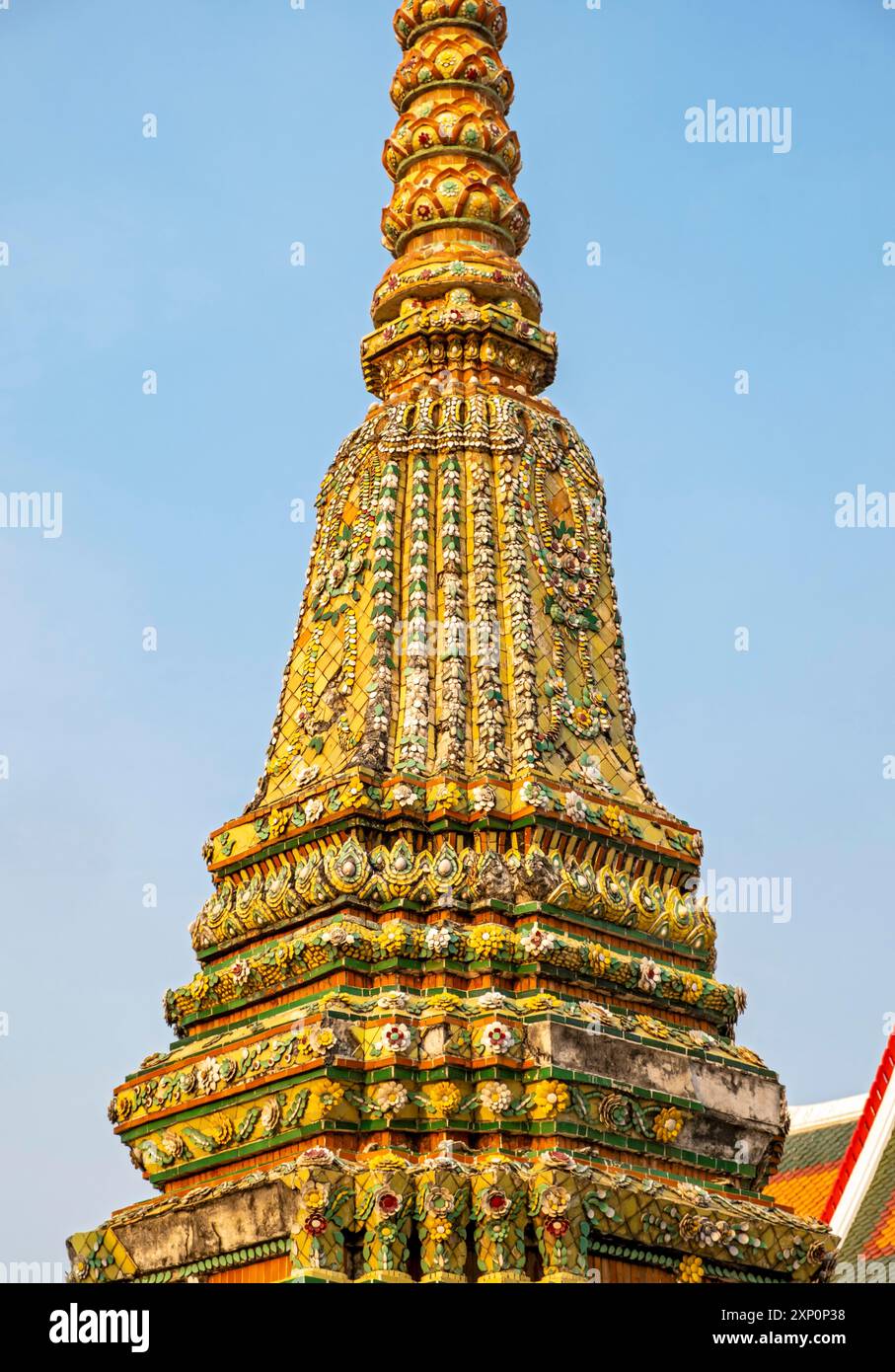 Architectural detail, chedi stupa, Wat Pho complex, Bangkok, Thailand ...