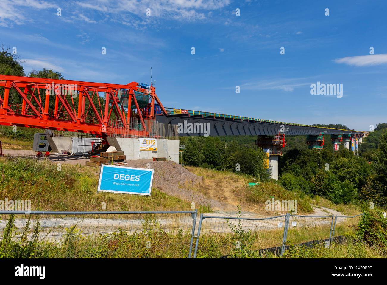The new bridge on the Pirna southern bypass will be 916 metres long, 70 ...