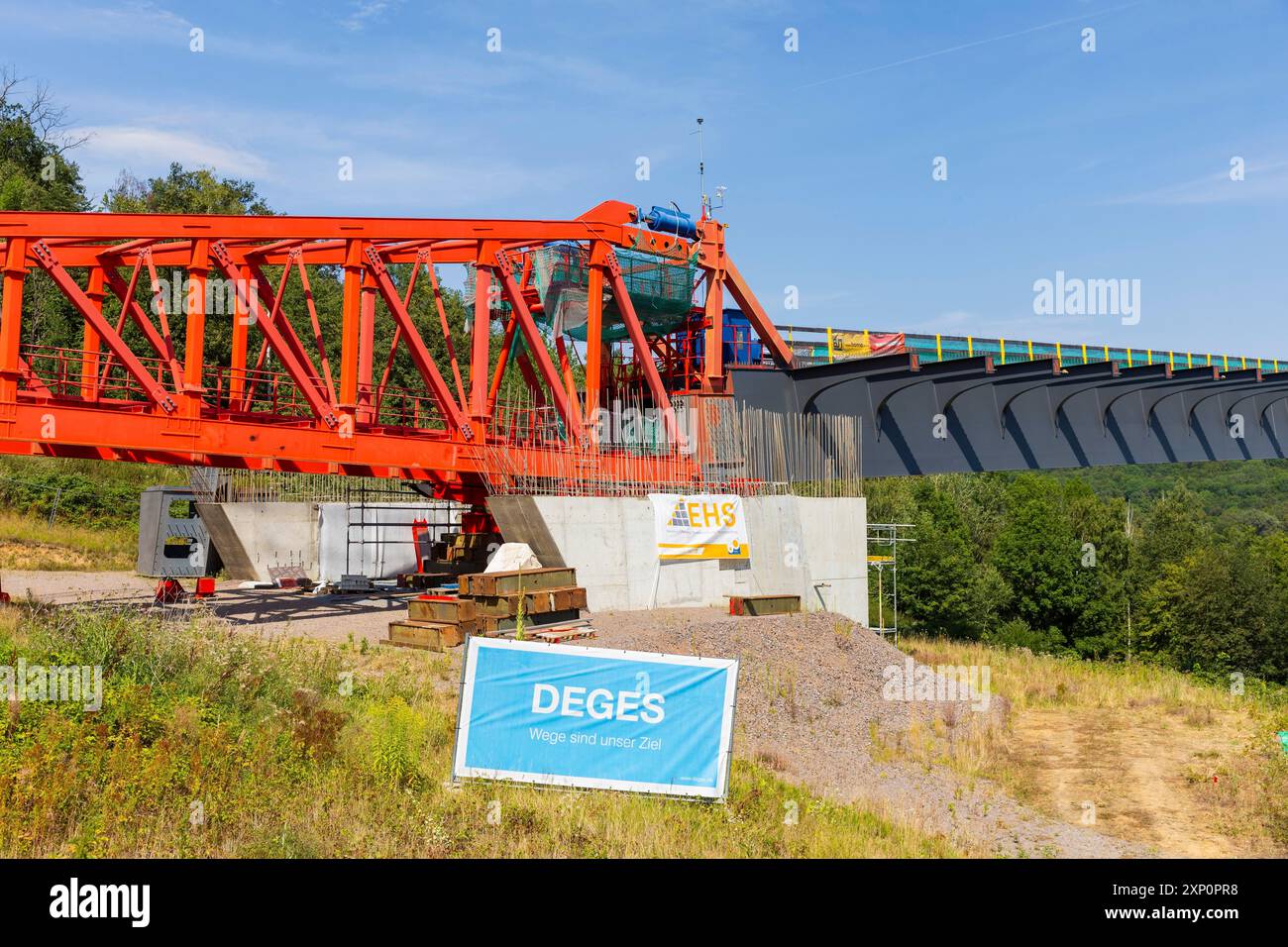 The new bridge on the Pirna southern bypass will be 916 metres long, 70 ...