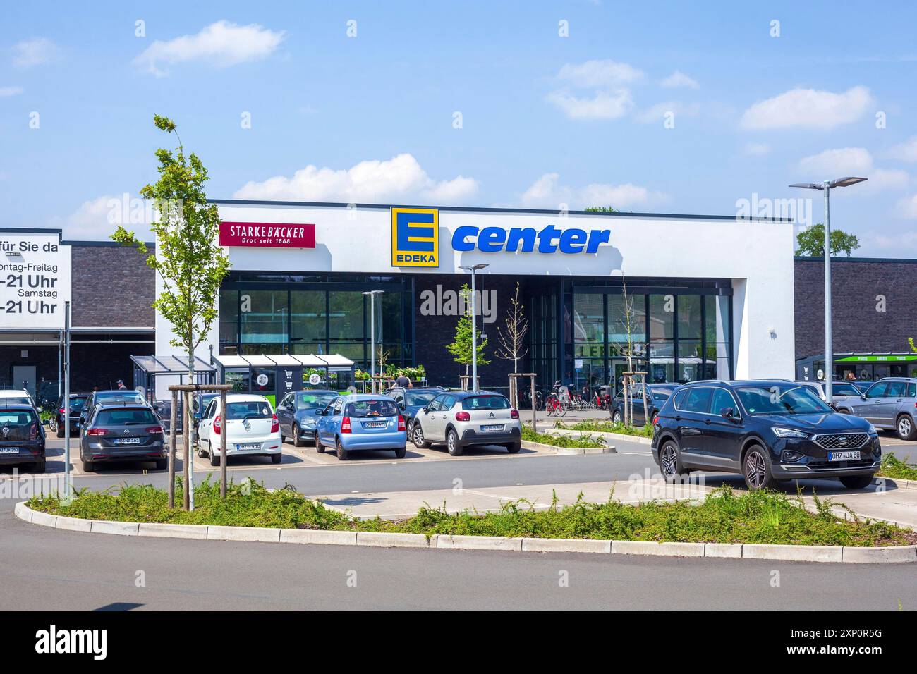 Parking supermarket germany hi-res stock photography and images - Alamy