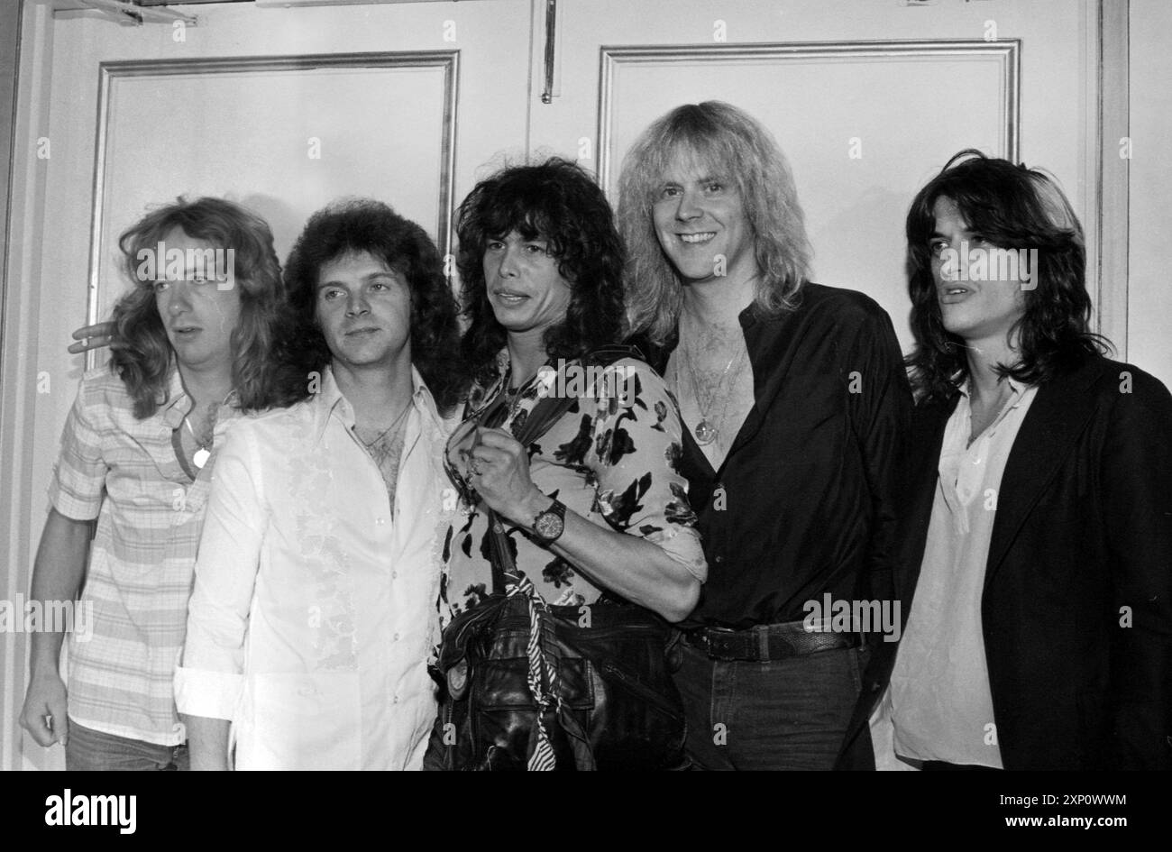 Joe perry aerosmith 1978 hi-res stock photography and images - Alamy