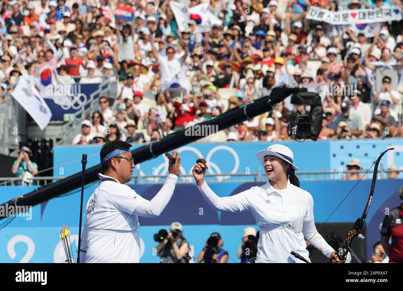 03rd Aug, 2024. Archers win gold Kim Woo-jin (L) and Lim Si-hyeon of ...