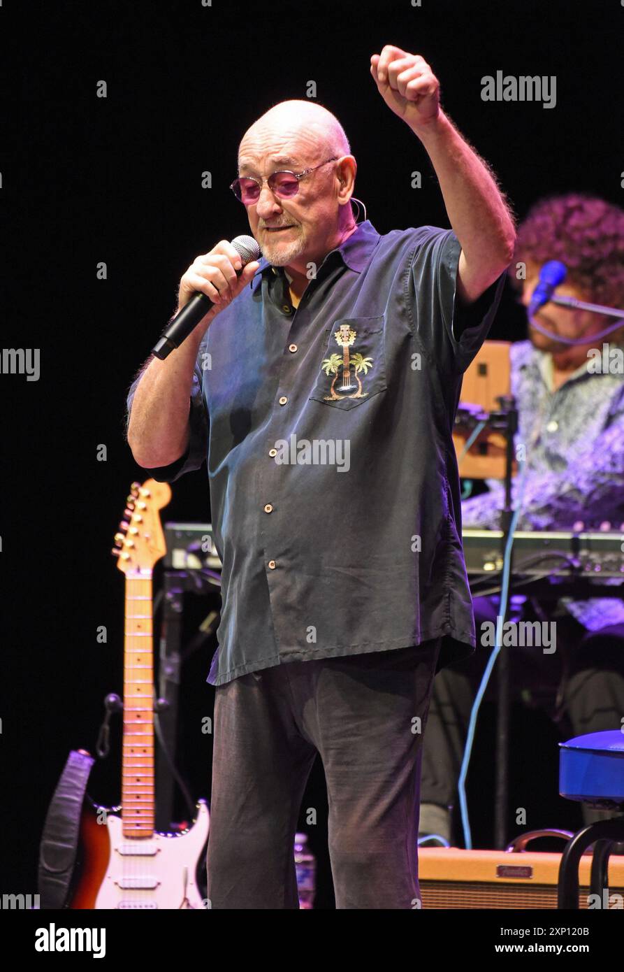 Dave Mason on stage for Dave Mason's Traffic Jam in Concert with ...