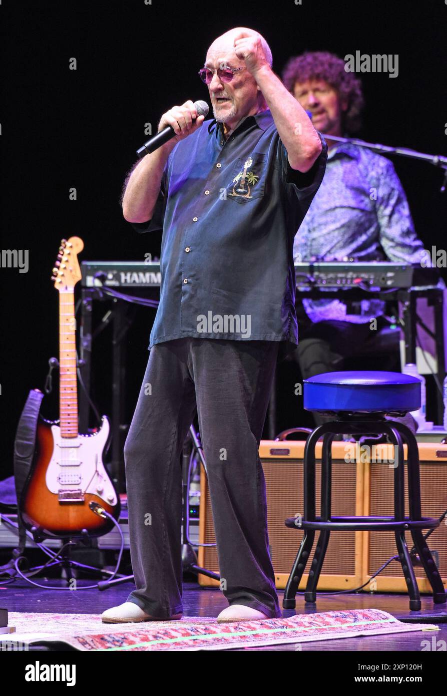 Dave Mason on stage for Dave Mason's Traffic Jam in Concert with ...