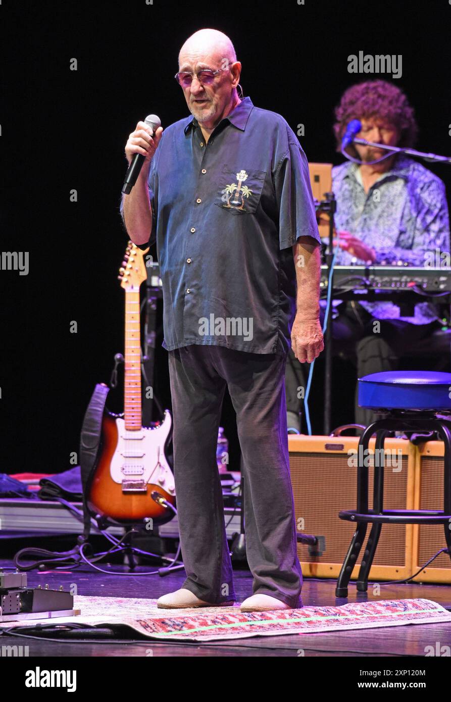 Dave Mason on stage for Dave Mason's Traffic Jam in Concert with ...