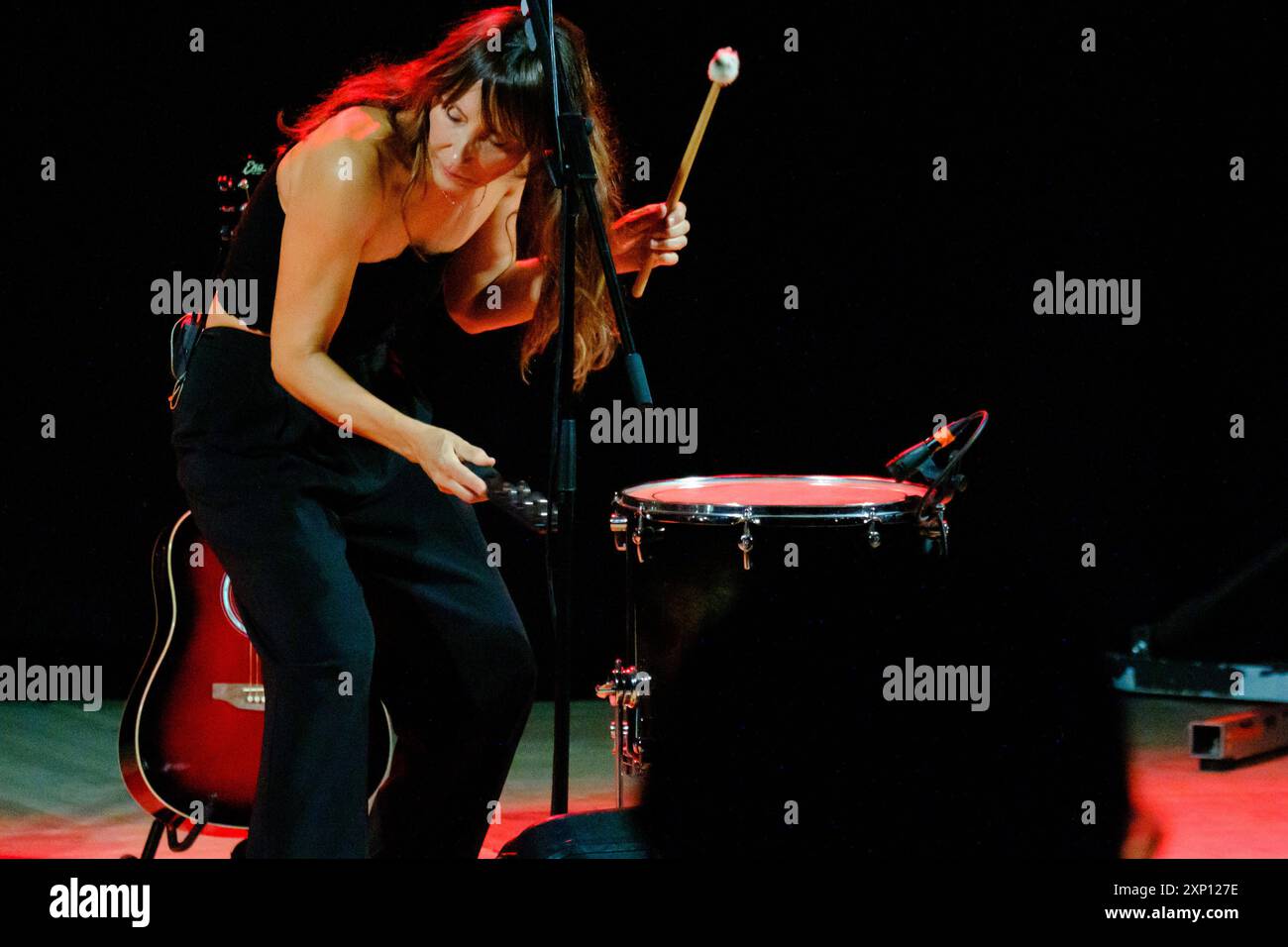 Italian singer Music Concert - Marina Rei - Donna che parla in fretta ...