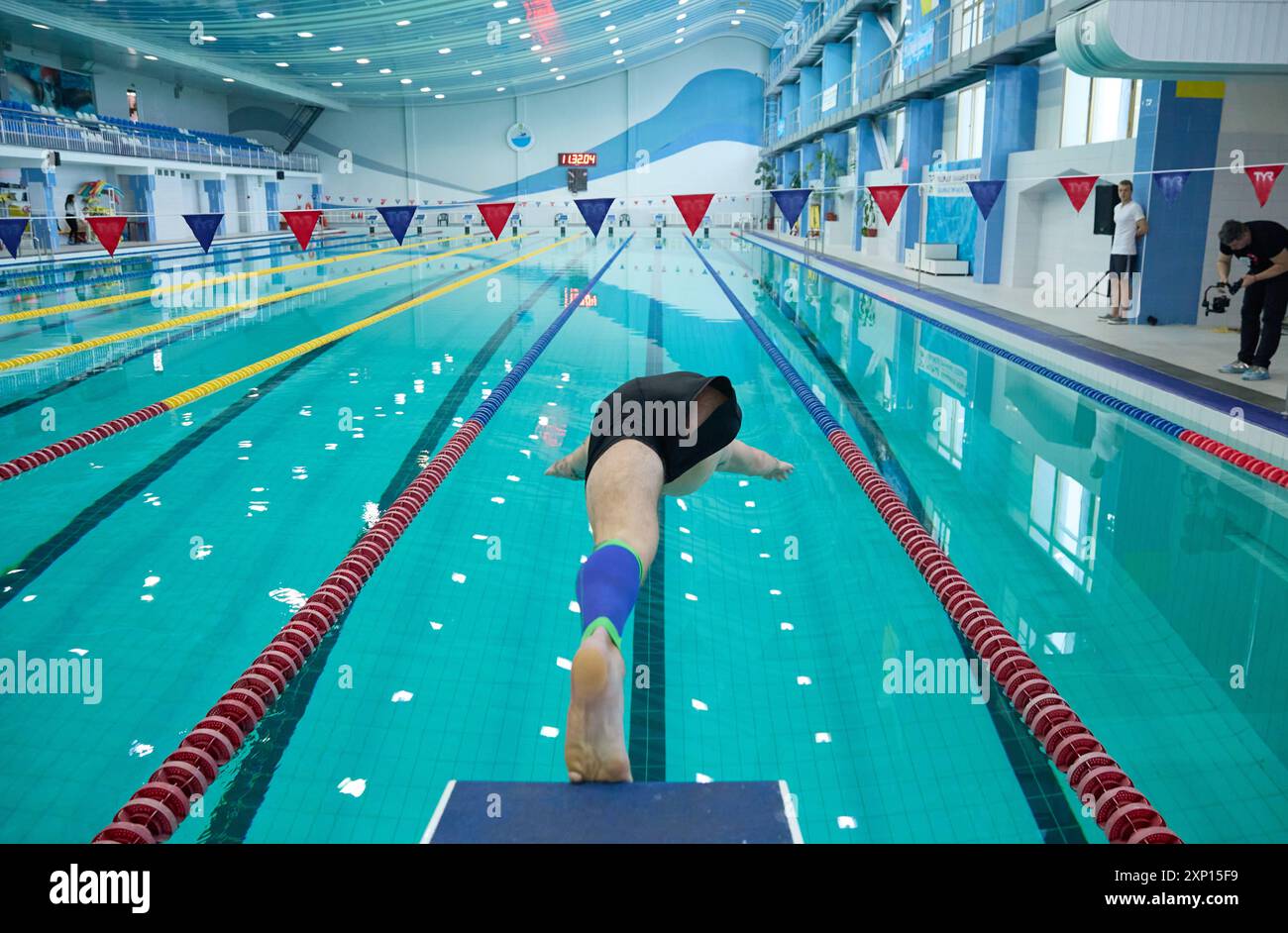 Paralympic swimmer dive hi-res stock photography and images - Alamy