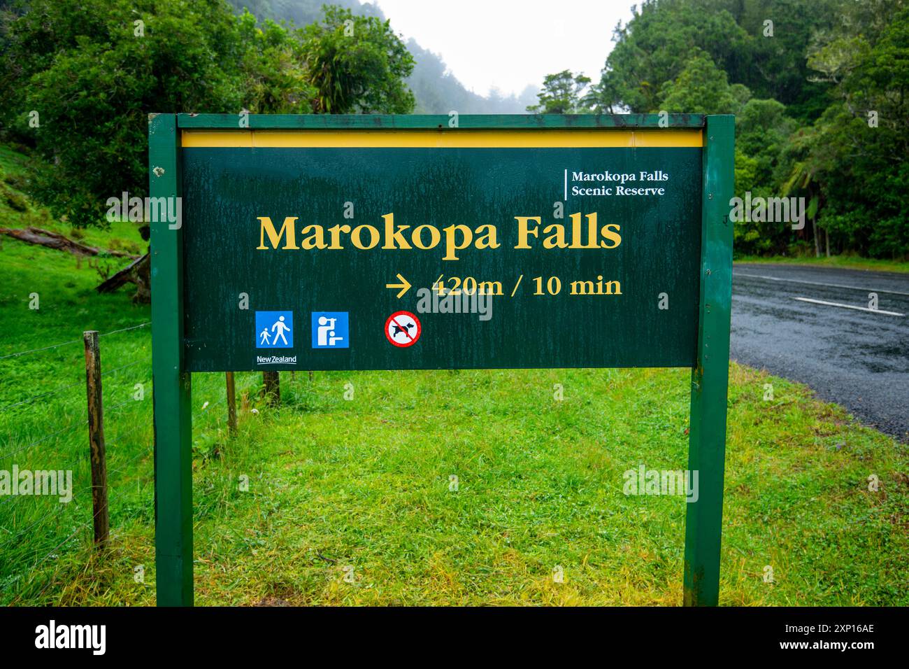 Marokopa Falls - New Zealand Stock Photo - Alamy