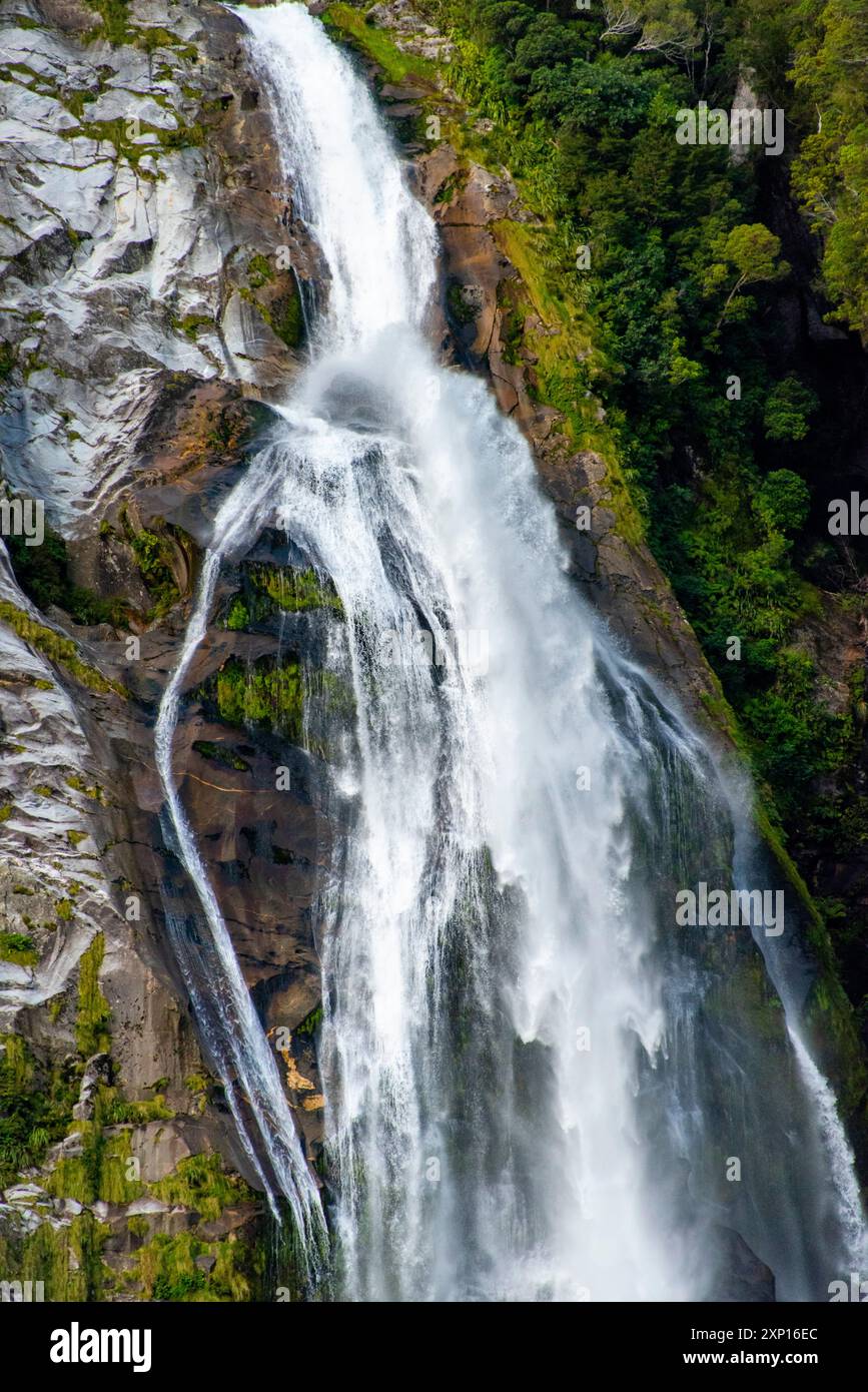 [bowen falls milford sound] hi-res stock photography and images - Alamy