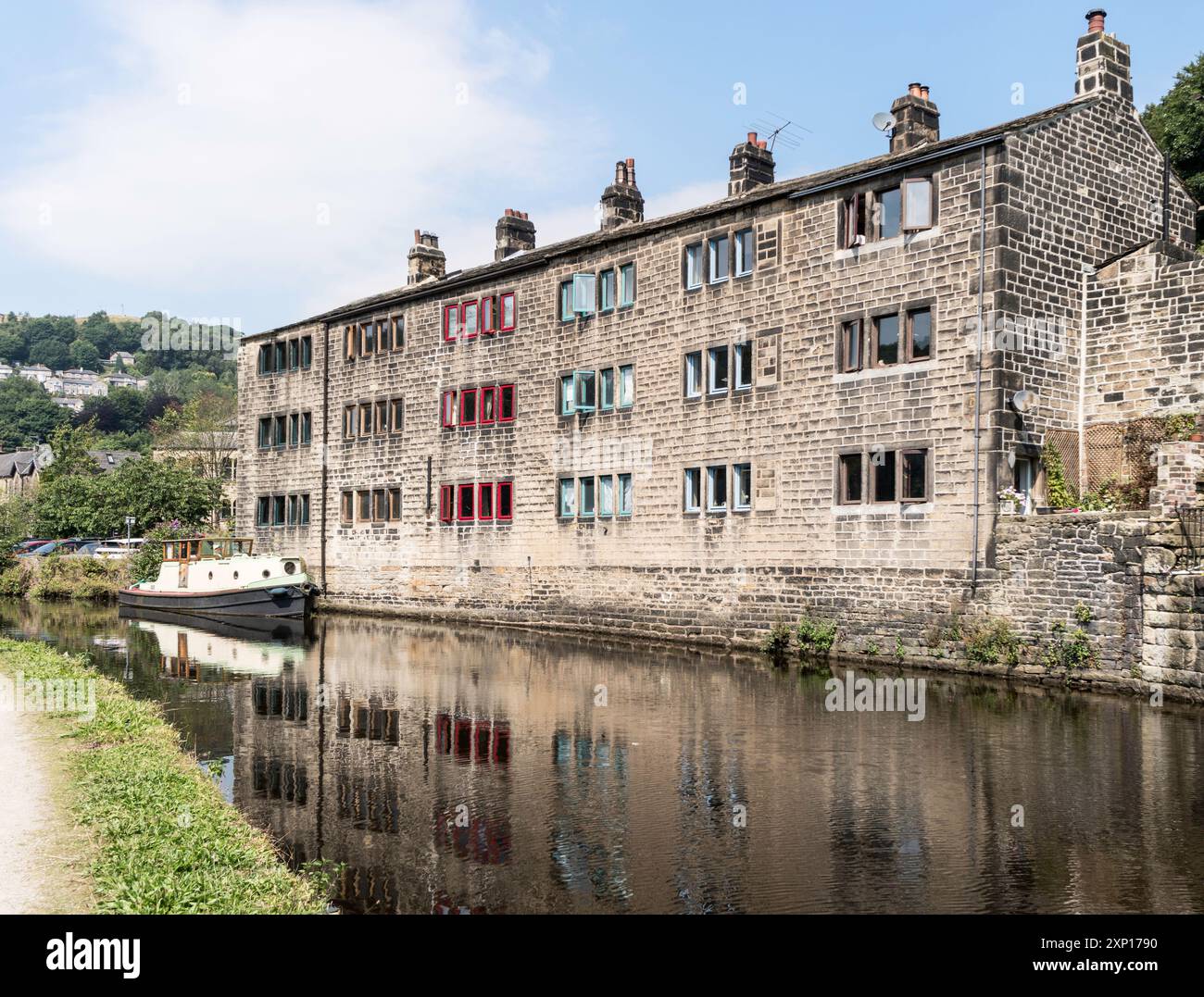 Weavers cottages alongside the canal in Hebden Bridge, Yorkshire ...