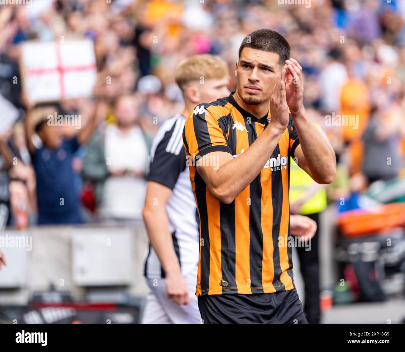 Xavier simons hi-res stock photography and images - Alamy