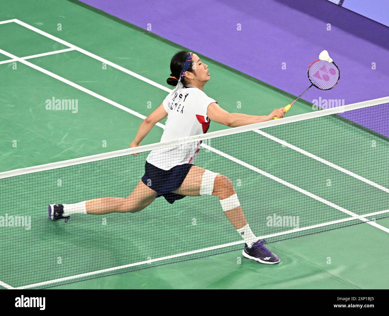 AN Se Young of KOR hits the shuttle against Akane Yamaguchi of Japan ...