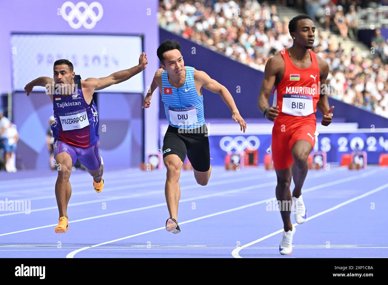 Paris, France. 3rd Aug, 2024. Favoris Muzrapov (L) of Tajikistan, Gary ...