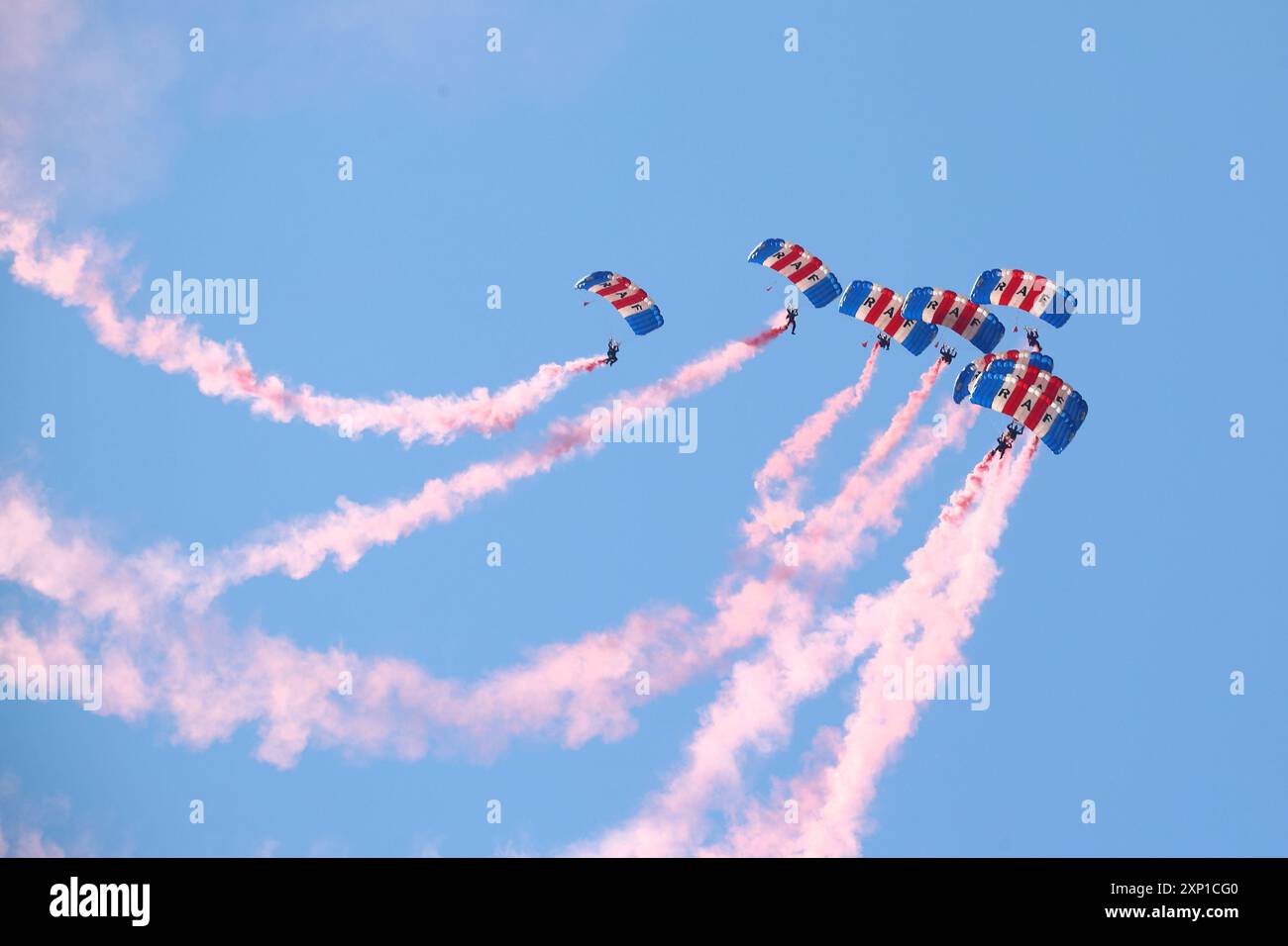 Fairford, UK. 19 JUL, 2024. RAF Falcons, the RAF Parachute Display team ...