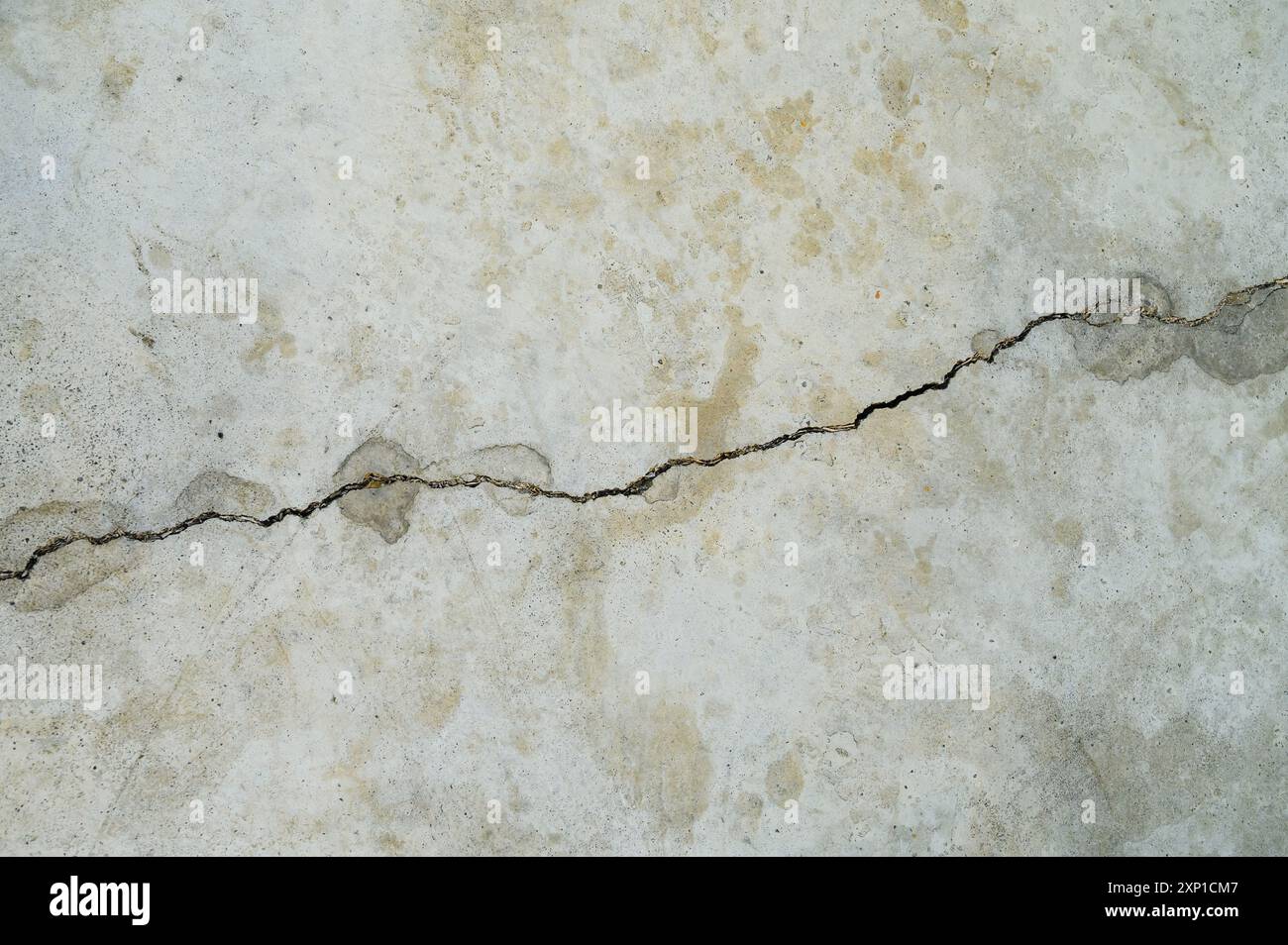 A big crack on an old, rotten wall Stock Photo - Alamy