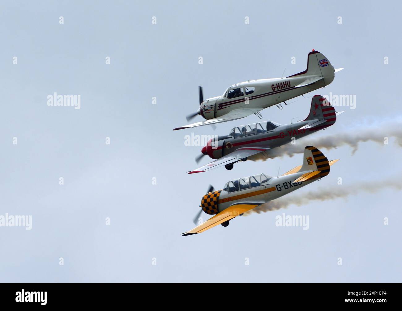 Vintage Yakovlev Yak 18T ,Yak 50 and 52 in close formation flight ...