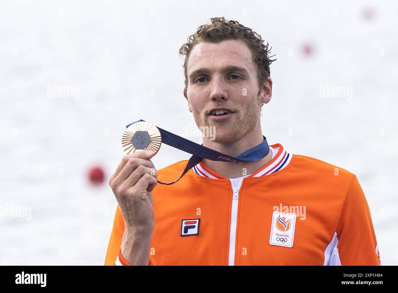 VAIRES-SUR-MARNE - Rower Simon van Dorp with the bronze medal during ...