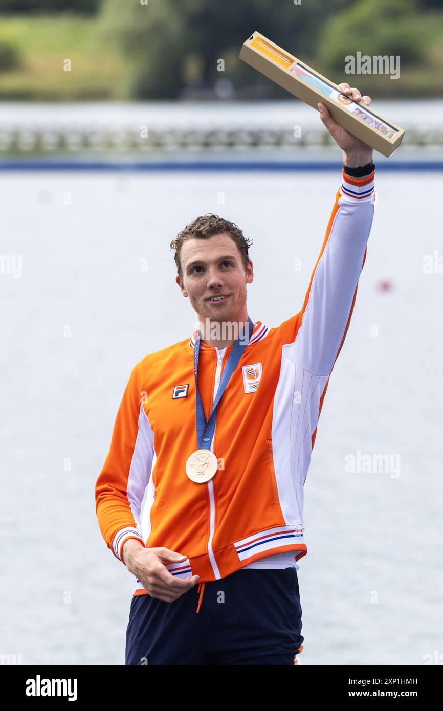 VAIRES-SUR-MARNE - Rower Simon van Dorp with the bronze medal during ...