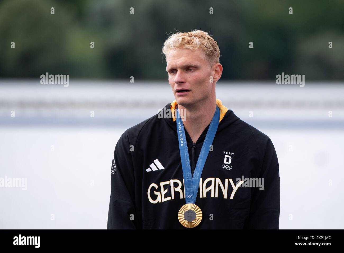 ZEIDLER Oliver (Deutschland) jubelt auf dem Podium bei der Siegerehrung ...