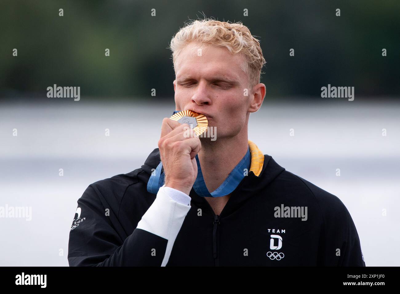 ZEIDLER Oliver (Deutschland) jubelt auf dem Podium bei der Siegerehrung ...