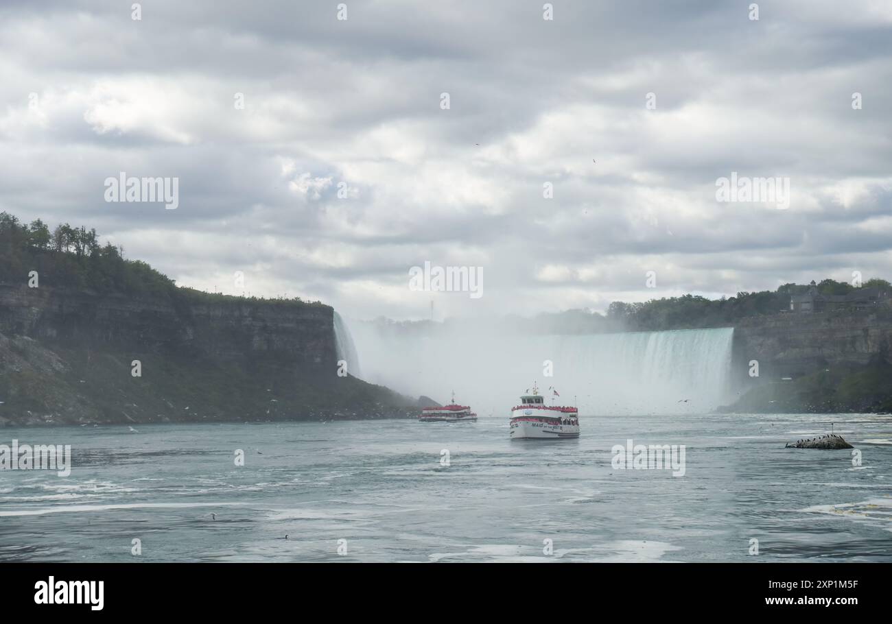 Niagara Falls, Canada - October 08 2017: Boats cruising the Niagara ...