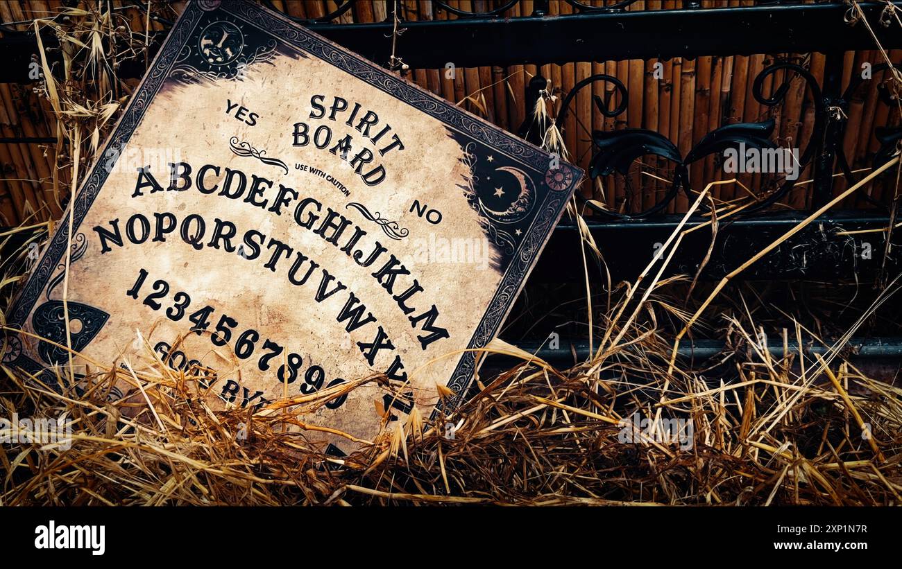 Witchcraft Spiritual Halloween Scary Game Ouija Board Stock Photo - Alamy