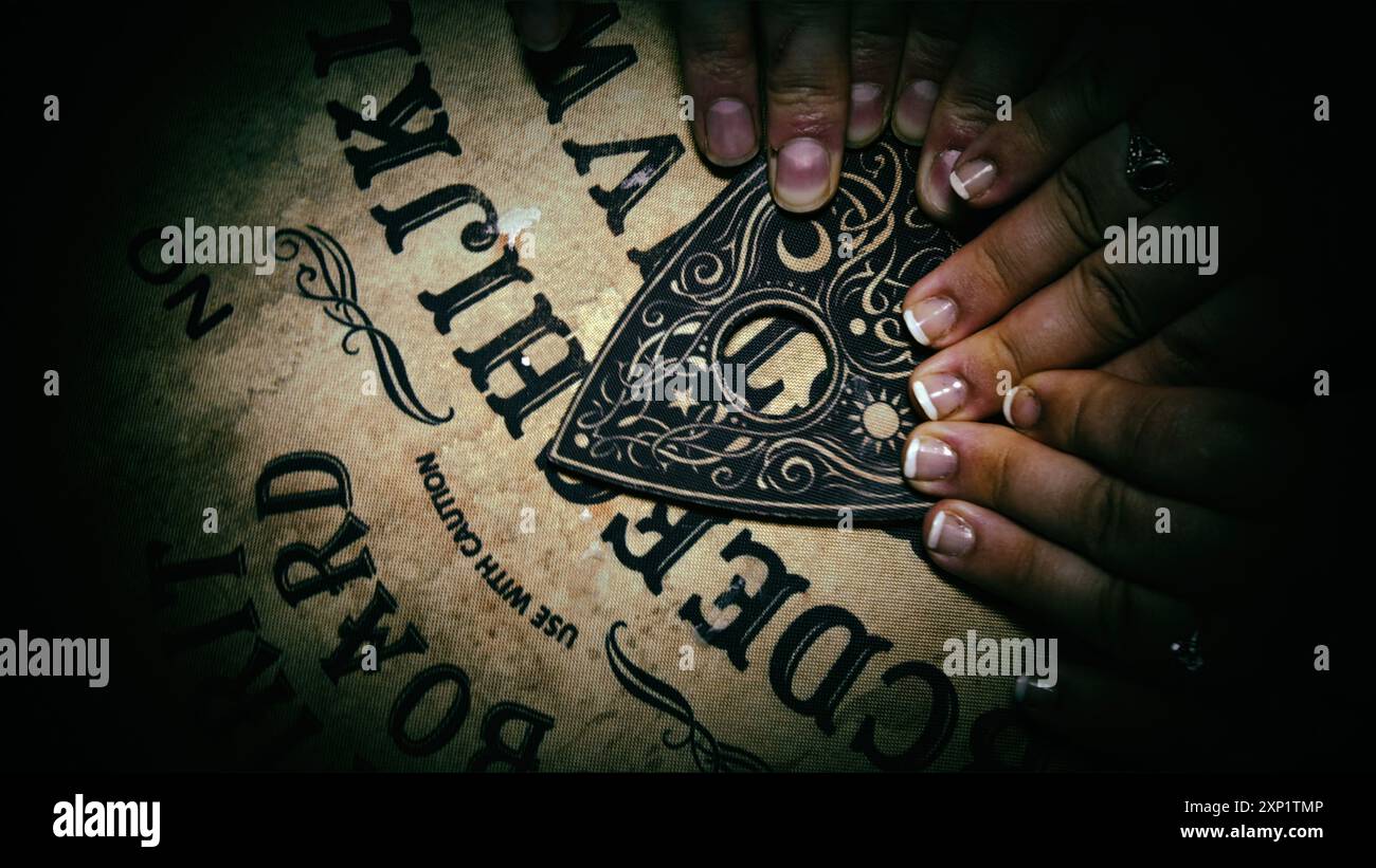Witchcraft Spiritual Halloween Scary Game Ouija Board Stock Photo - Alamy