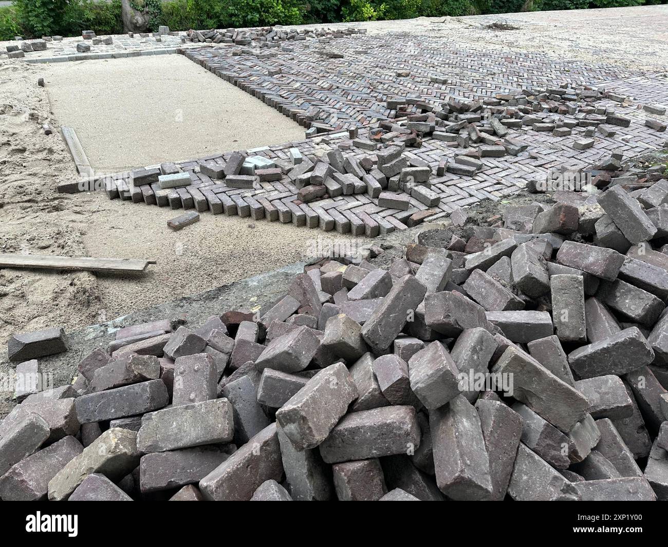 Paving with blocks hi-res stock photography and images - Alamy
