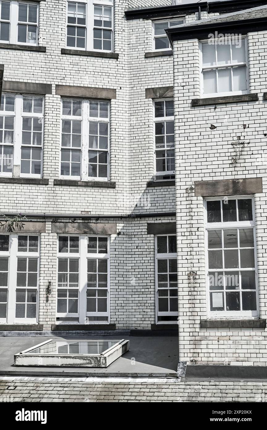 White glazed brickwork hi-res stock photography and images - Alamy