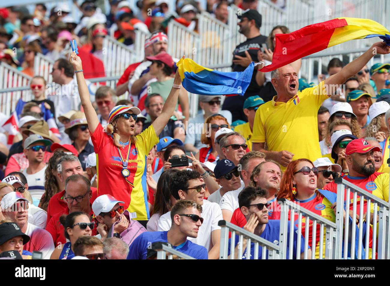 Vaires Sur Marne. 3rd Aug, 2024. Spectators watch the women's eight ...
