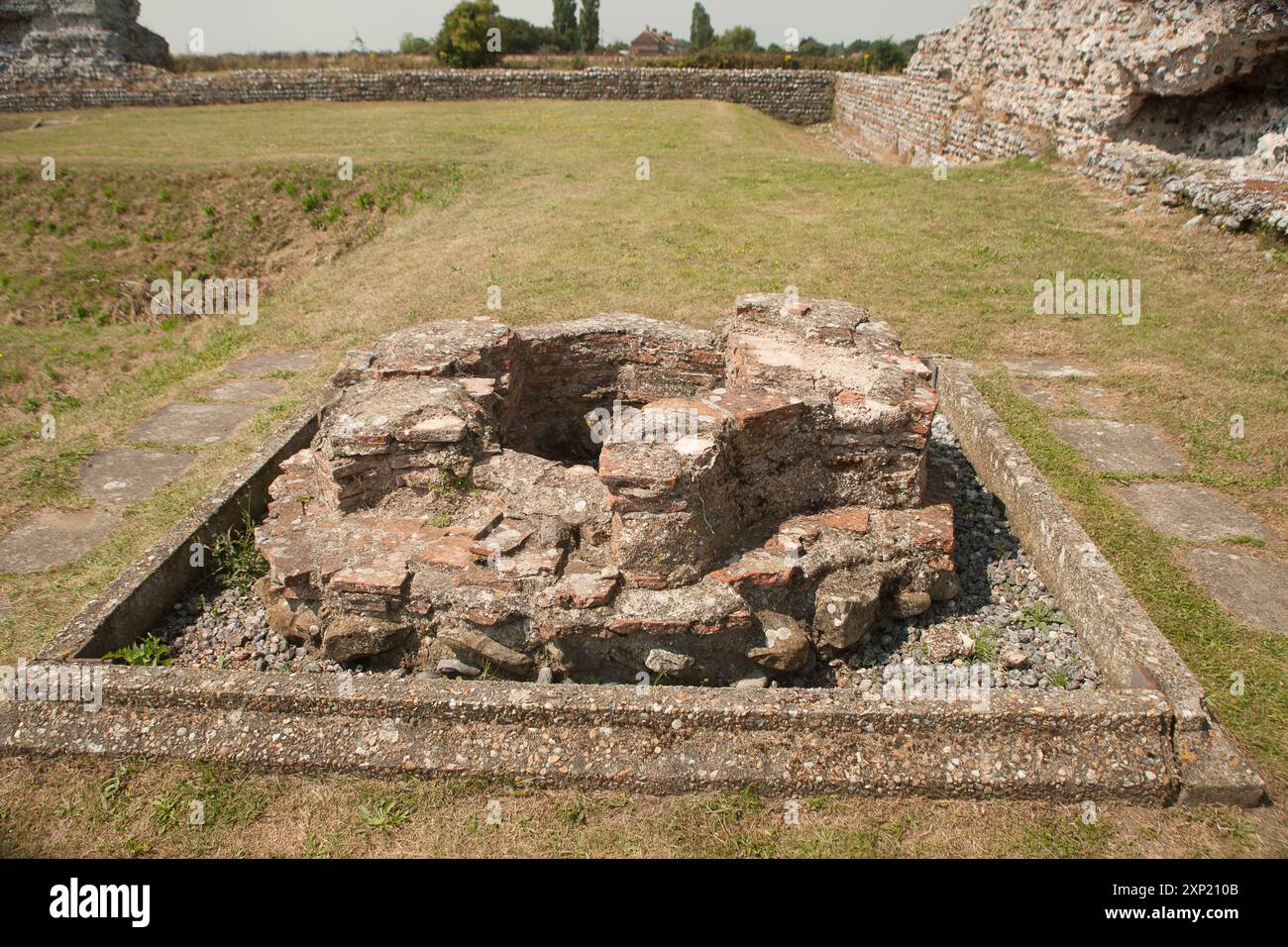 Richborough Roman Fort and Amphitheatre Stock Photo - Alamy