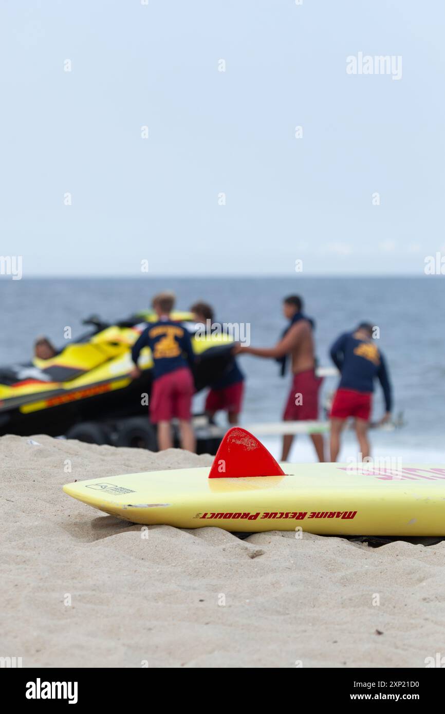 Lifeguard club hi-res stock photography and images - Alamy