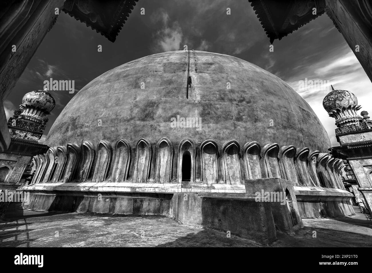 06 04 2008 Islamic Architecture Built in 1659 by Muhammad Adil Shah Gol ...