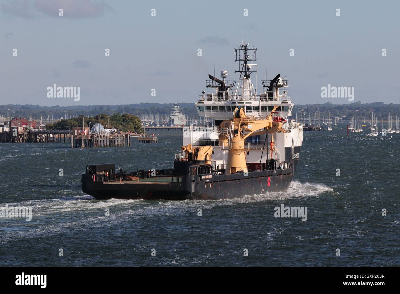 The multi purpose offshore auxiliary ship SD NORTHERN RIVER making its ...