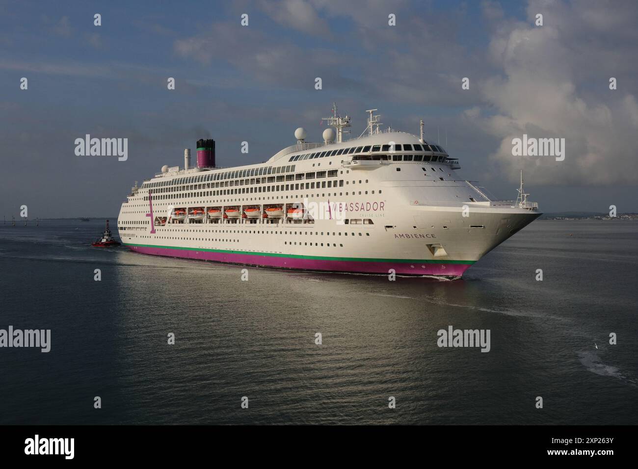 The passenger cruise ship MS AMBIENCE approaches the harbour entrance ...