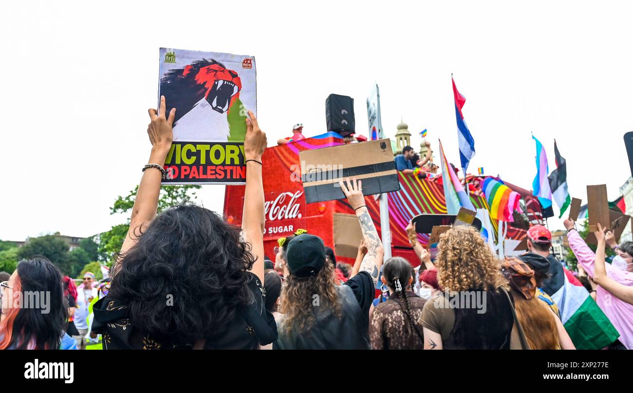 Brighton UK 3rd August 2024 - A Pro Palestine protest surrounds and ...