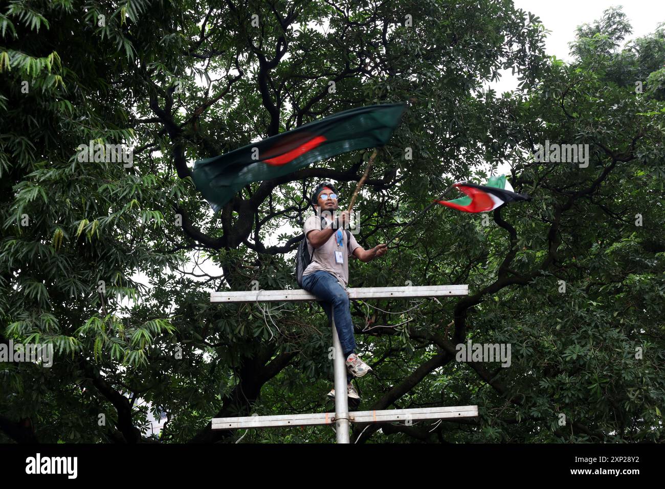 Dhaka, Dhaka, Bangladesh. 3rd Aug, 2024. Demonstrators of all classes ...