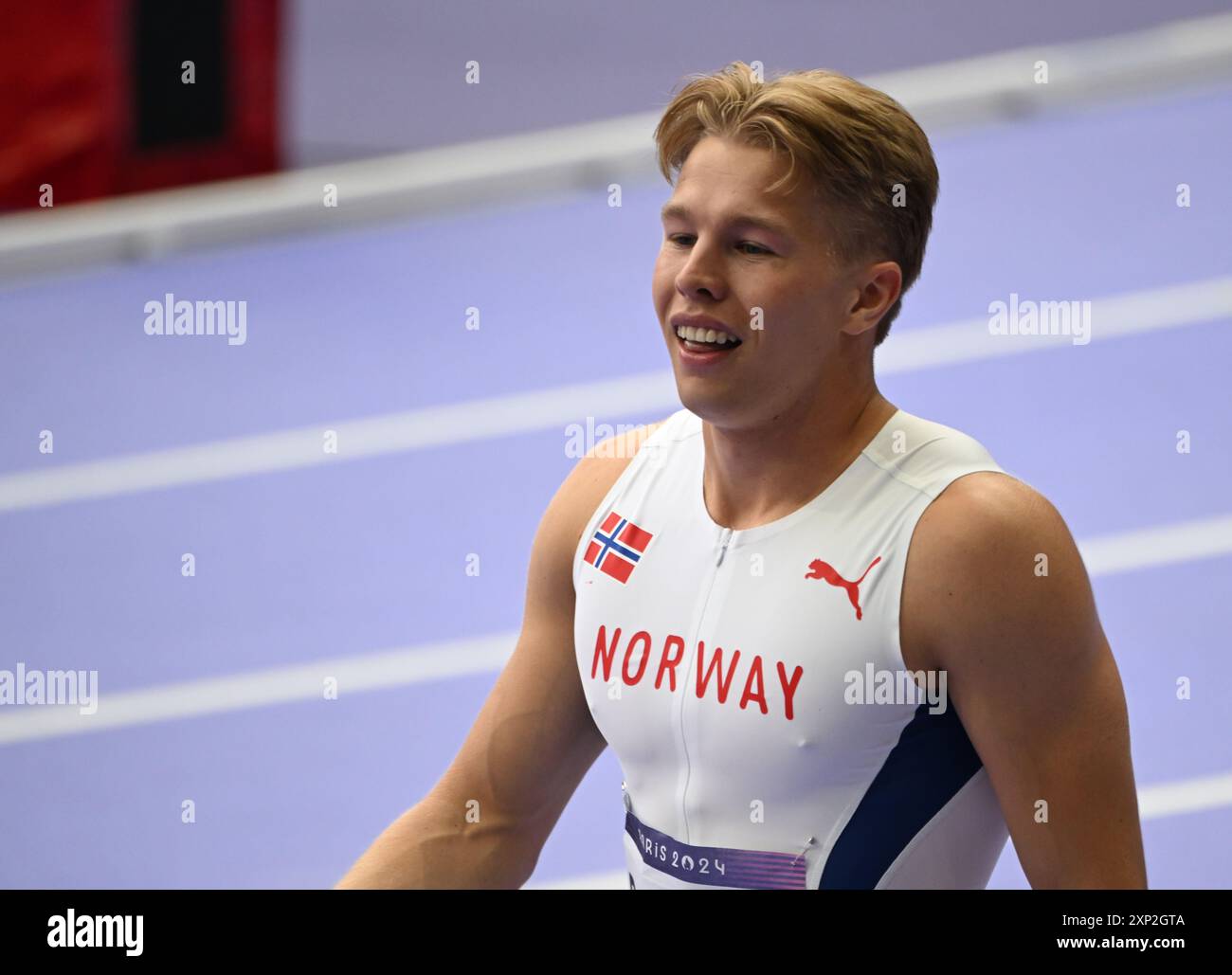 Winning mens 110m hurdles hi-res stock photography and images - Alamy