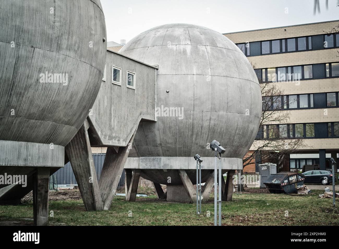 Unique spherical laboratory buildings in the Technikpark Berlin ...
