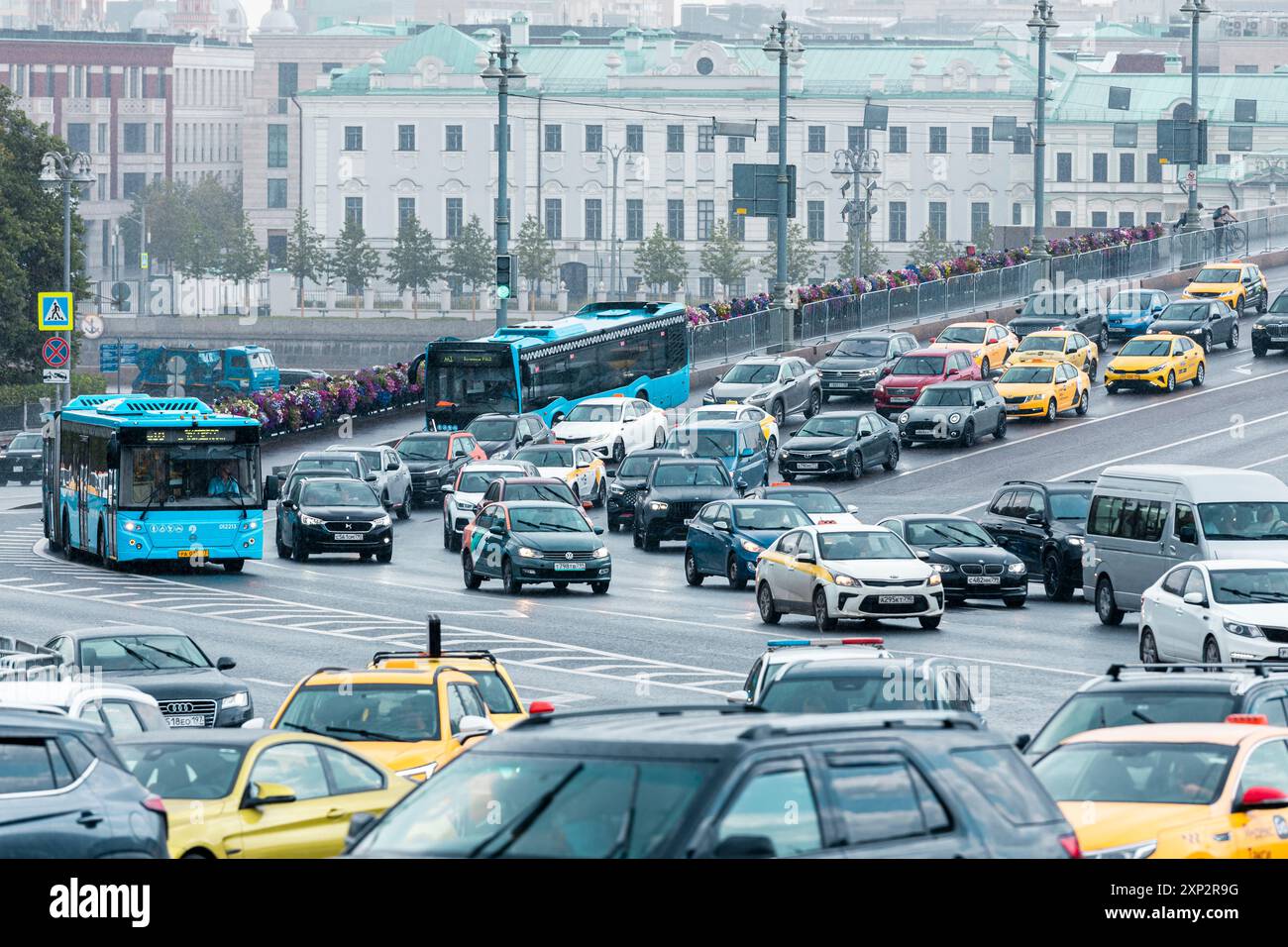 Traffic jam in Moscow Stock Photo - Alamy