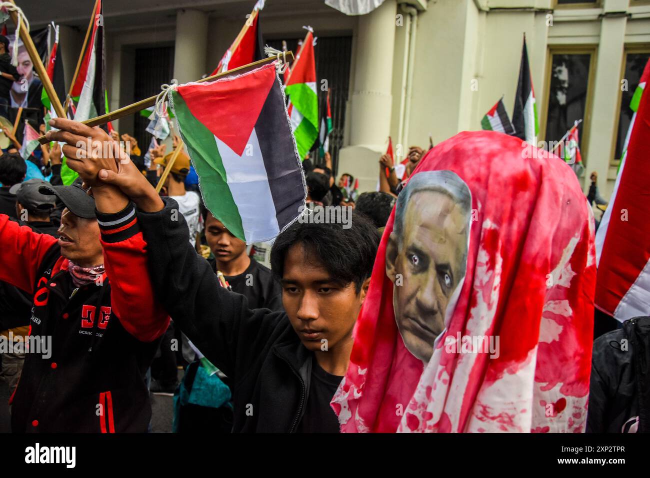 A portrait photo of Israeli prime minister Benjamin Netanyahu with a ...