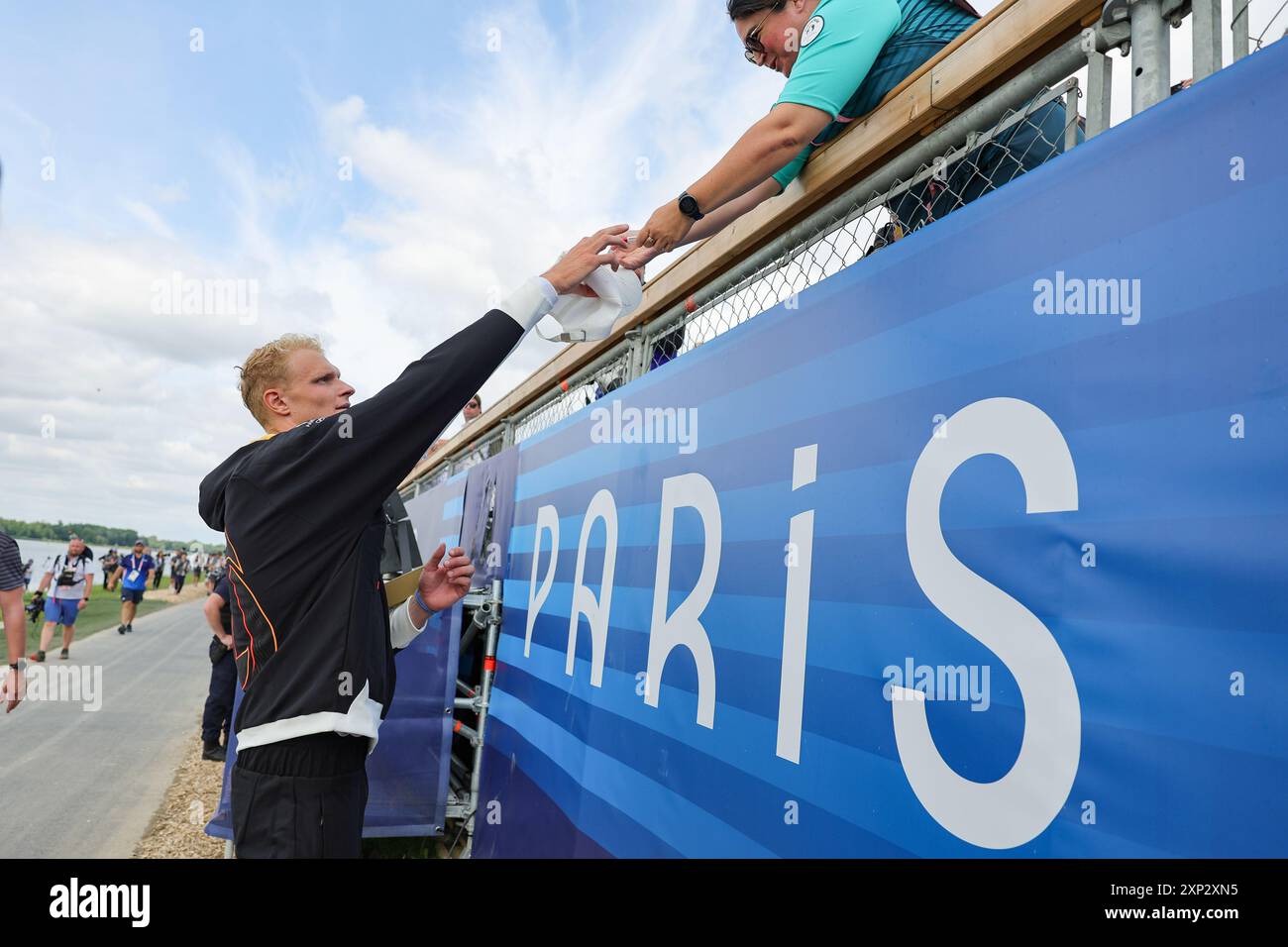 Vaires Sur Marne. 3rd Aug, 2024. Oliver Zeidler of Germany signs ...