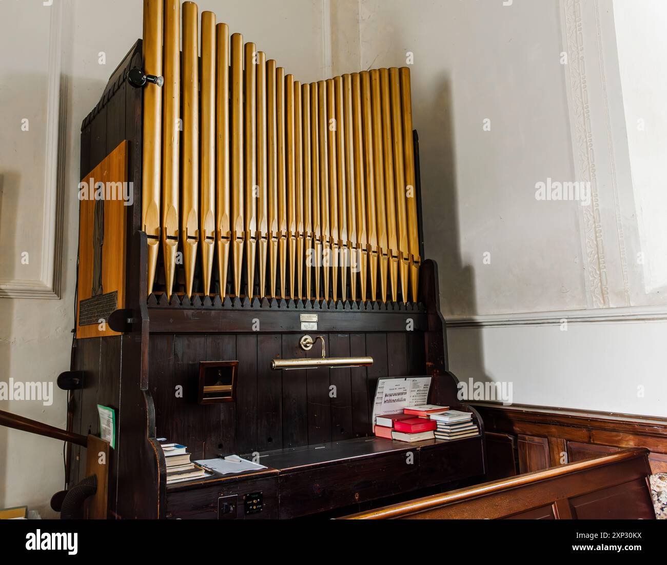 The pipe organ in St Botolph's church, Lullingstone Castle, Eynsford ...